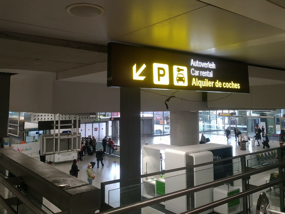 Instalación Paneles Informativos – Direccionales. Aena (Aeropuerto de ...